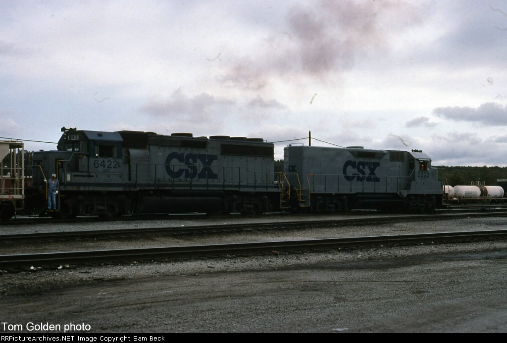 CSX 6422 and 2222